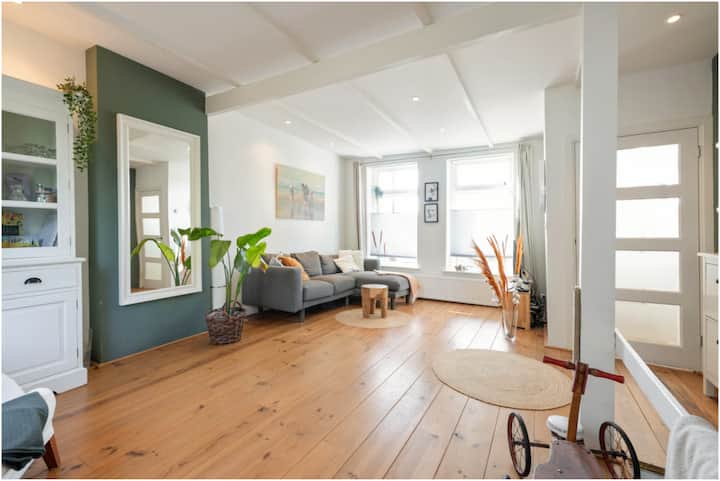 Karakteristiek Dijkhuis In Amsterdam Noord - Amsterdam