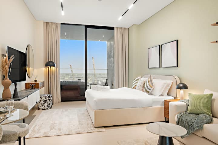 First Class |Studio| Private Jacuzzi | Canal View - Dubái