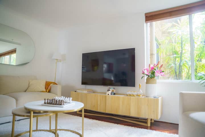 Trendy City Home 2 Bed ~ 2 Bath | Surry Hills - Surry Hills
