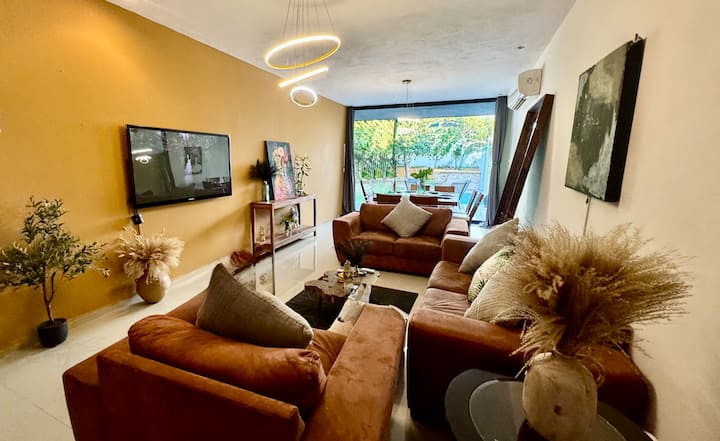 Amplia Casa Alberca Y Jardín. Zona Norte Altabrisa - Yucatán