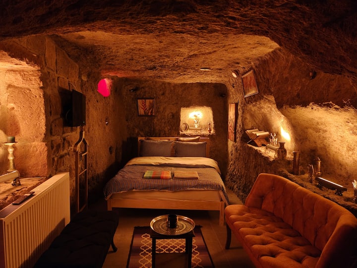 300 Yıllık Mağarada Konaklama Fırsatı - Cappadocia