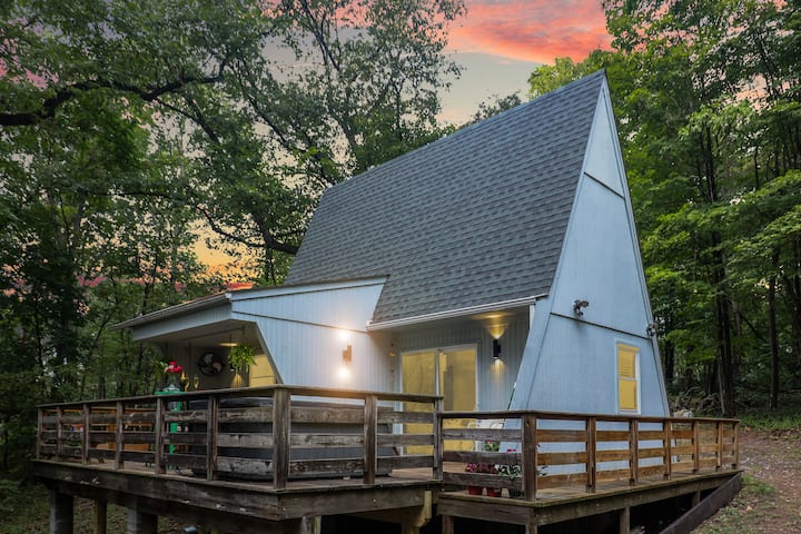 Ava, The Iconic A-frame: Hot Tub W/ Mountain Views - Strasburg, VA