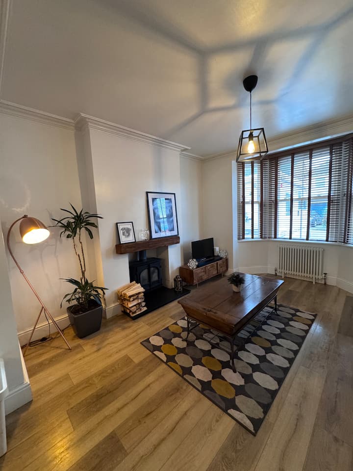 Charming 2 Bed Victorian Home | Light & Spacious - Nantwich