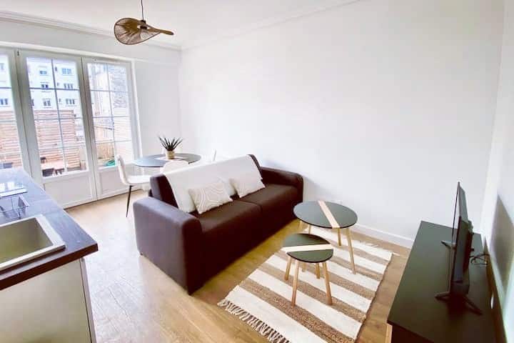 Superbe T2 Rénové Avec Goût / Terrasse - Madeleine - Angers