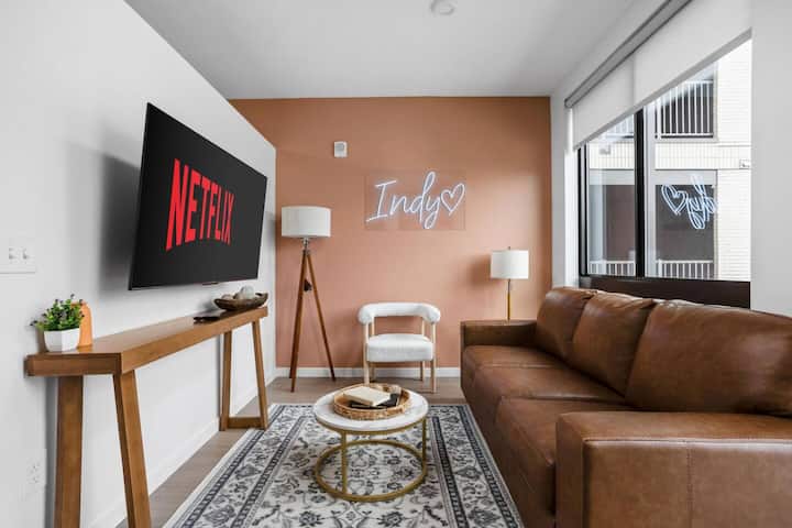 Chic 1bd Unit In Dt W/ Parking & Pool - Garfield Park Indianapolis