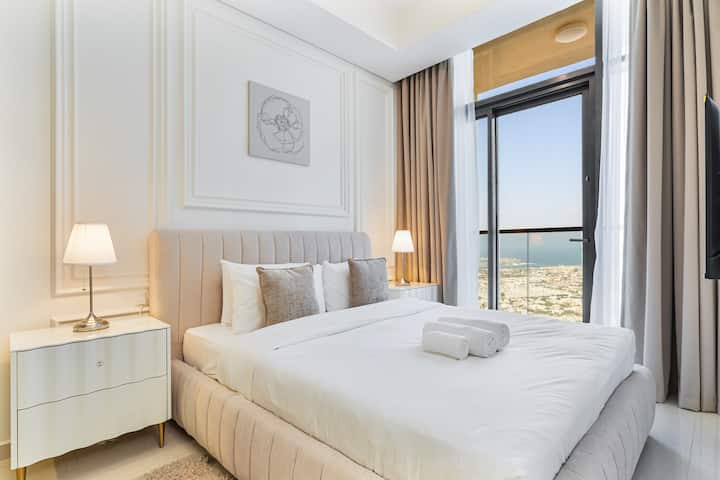 Serene 2br W/ Canal Views | 7 Mins To Burj Khalifa - Dubai