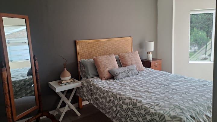 Spacious Self-catering Apartment In Leafy George - George