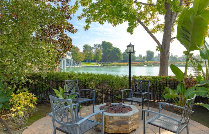 Serene Lakefront Retreat, Lakeview, Spacious Yard - Irvine, CA