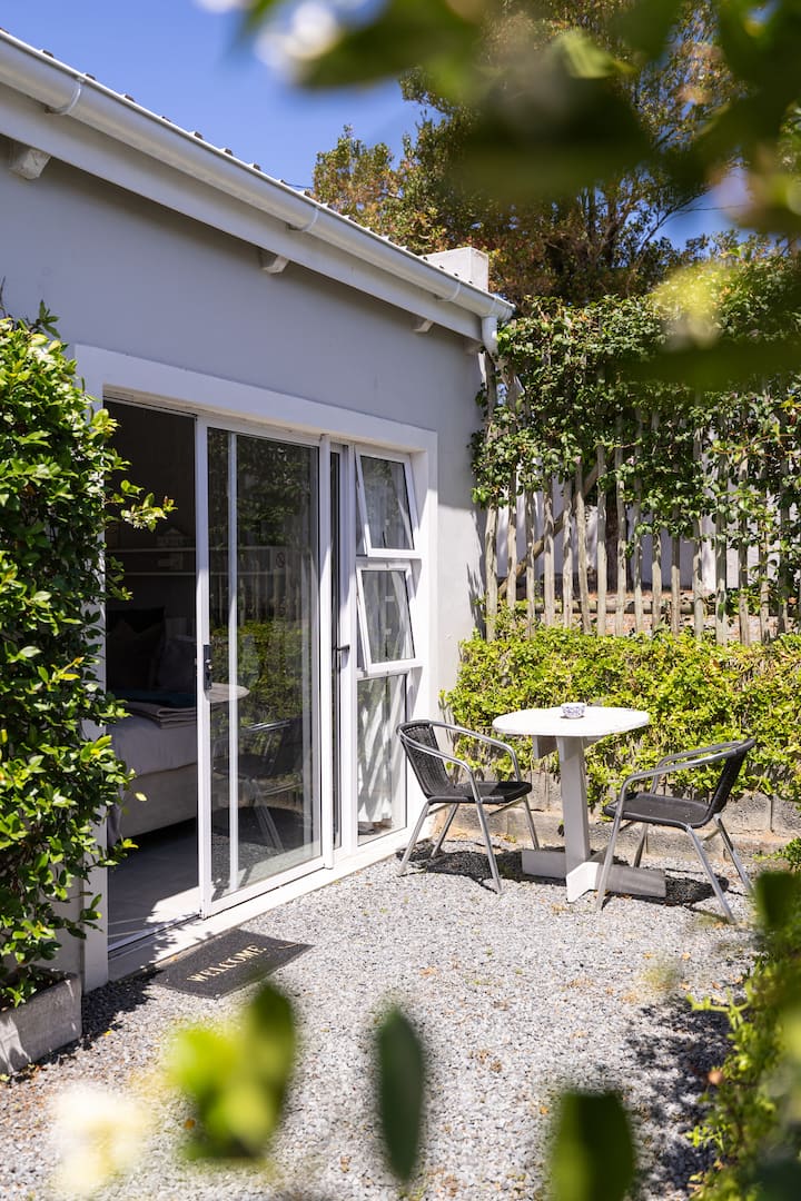 Jasmine Studio Stay - East London