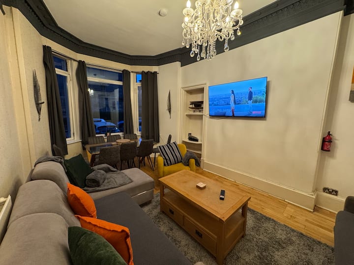 Monty's Residence - 10 Guests 7 Beds City Centre - Edimburgo