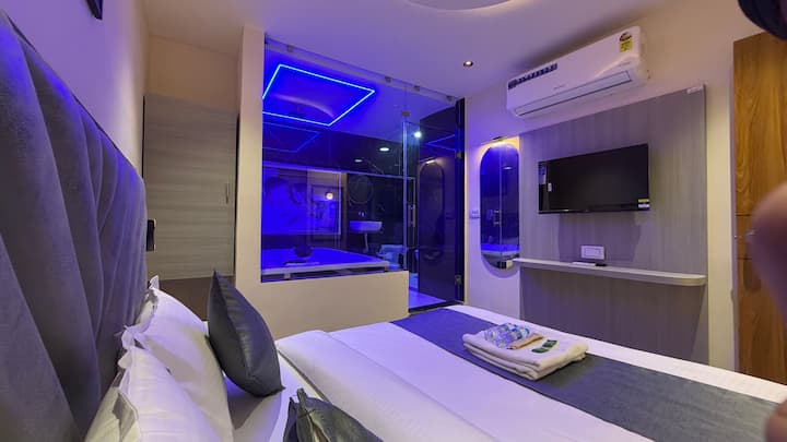 Jacuzzi Room In Ahmedabad - Ahmedabad