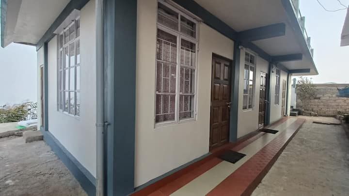 Cliffside Homestay Budget Rooms. - Cherrapunji