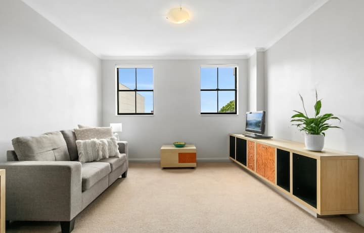 The Little William - Our North Sydney Gem - North Sydney