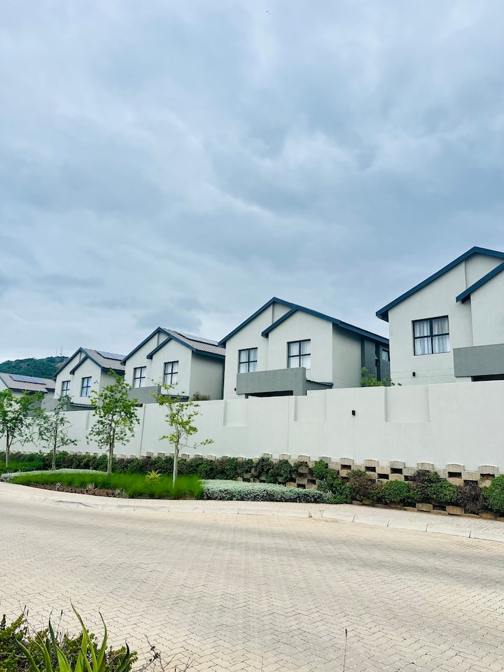 Elusivehaven Stylish Retreat With Comfort &Privacy - Mbombela