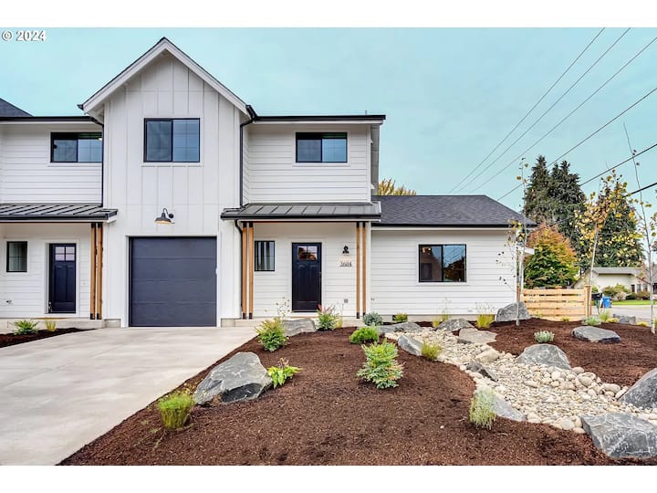 Autzen-area Modern Home W/ Sauna + Pac-man - Eugene, OR