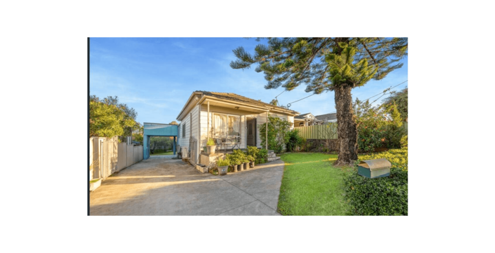 Huge 3bed House + Backyard & 4car Park| Near Parra - Blacktown