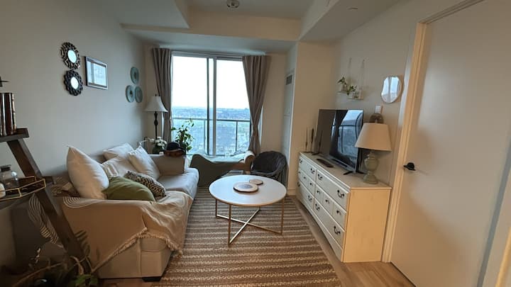 Central 2bed Retreat, Gym, Terrace, Steps To Shops - Oakville