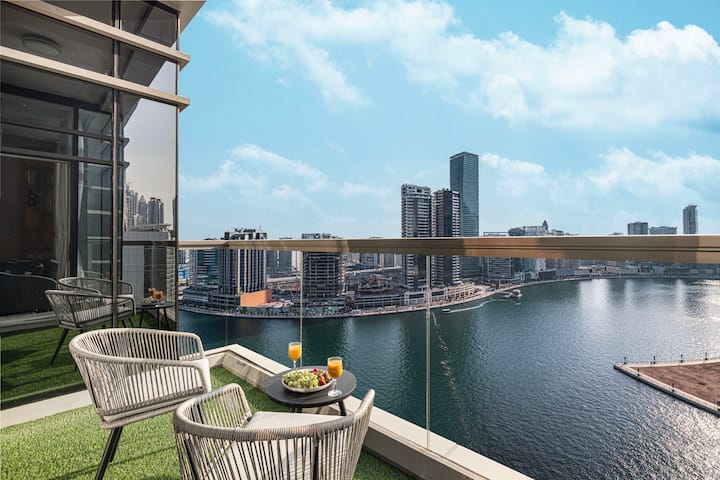 Deluxe Nine Tower Suites By Hostiva - Canal View - Dubai
