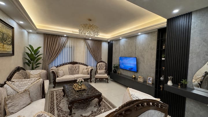 Spacious Modern Apartment, In Abdoun - Amman