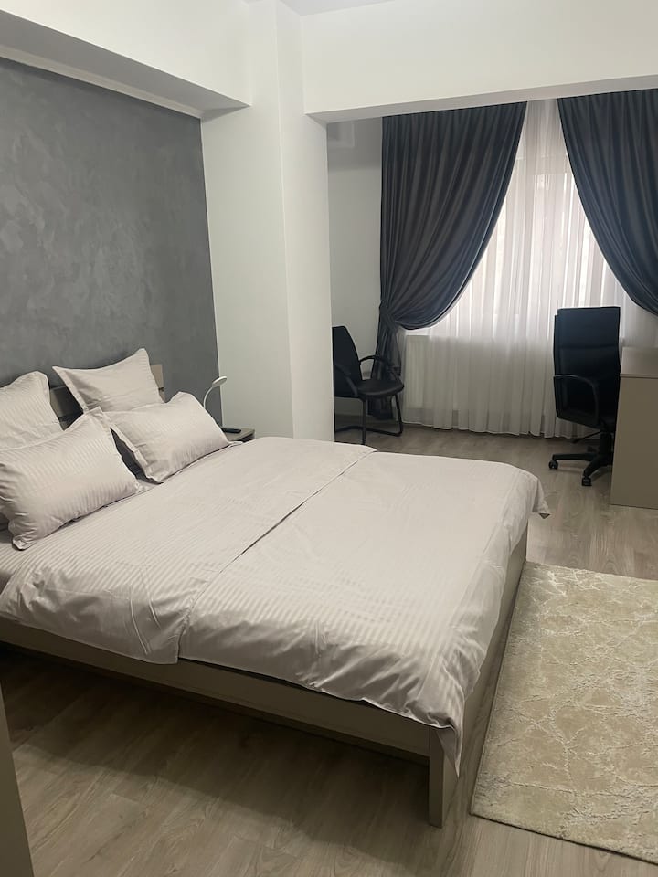 2 Bedroom Apt With Dem Radulescu Boulevard View - Băbeni