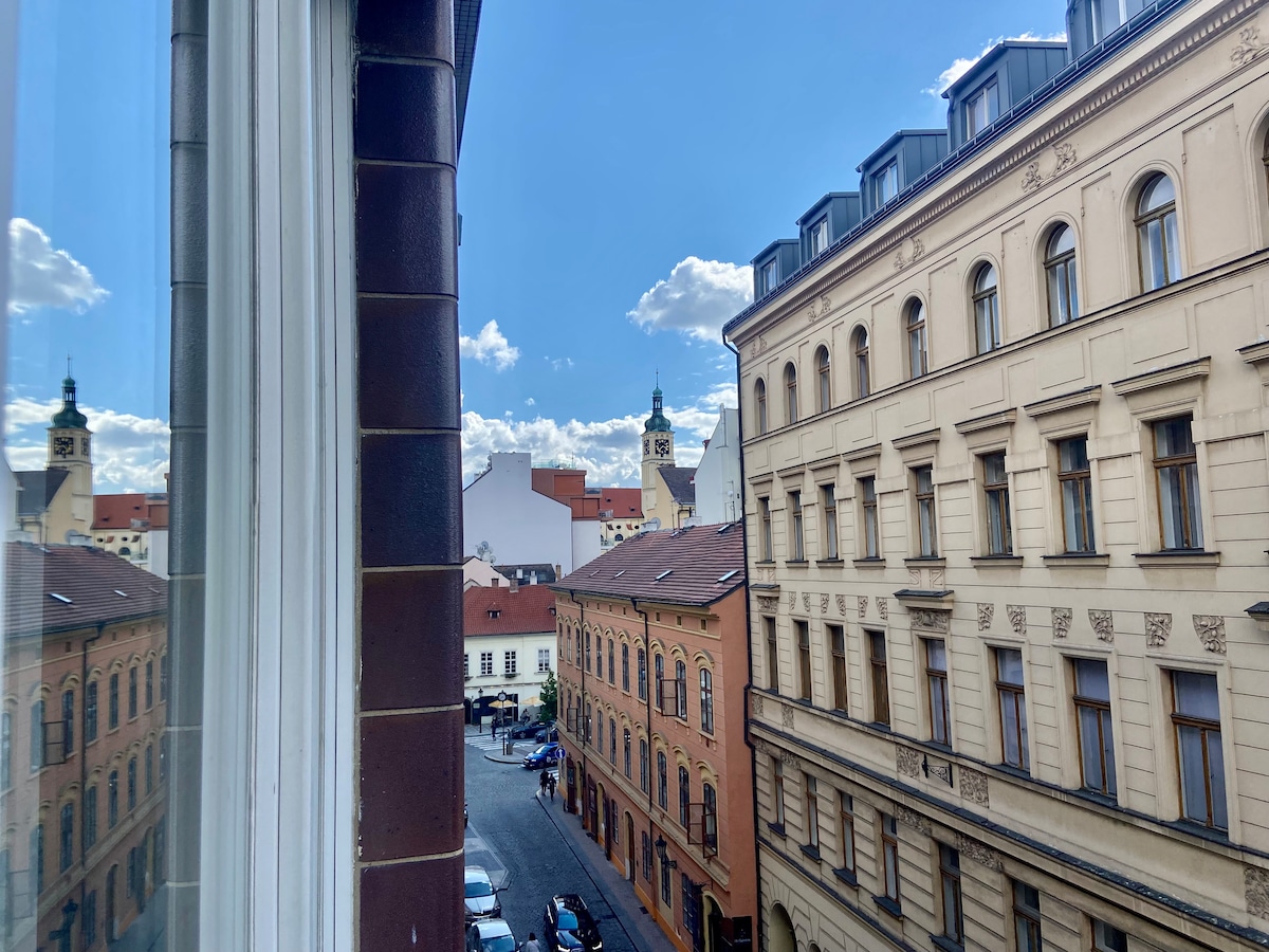 The most central apartment Dlouha - Airbnb