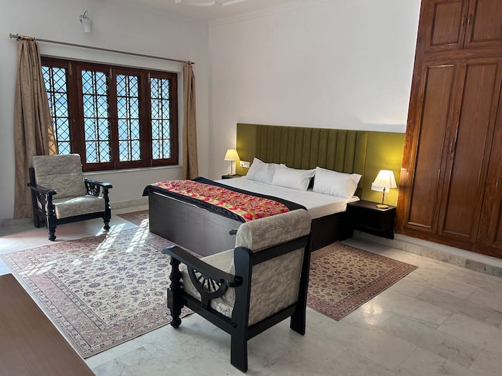 Onebyonesky/breakfast Incl/full Floor/near Taj Lko - Lucknow