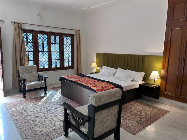 Onebyonesky/b’fast Included/premium/near Taj - Lucknow