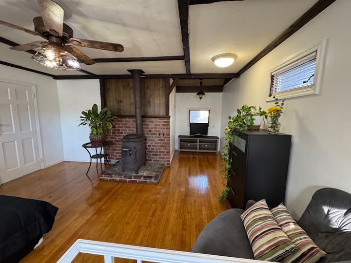 Beautiful Rustic Modern Loft. - Elizabeth, NJ