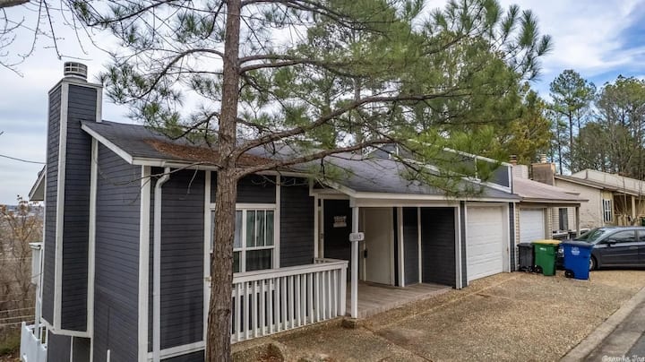 City Escape With Stunning Back Porch Vista - North Little Rock, AR