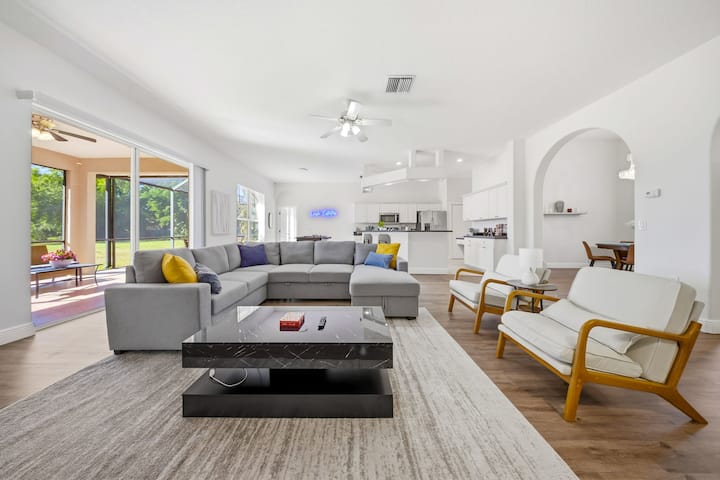 Rare South Tampa Retreat • 4br Oasis On 1.6 Acres - Tampa, FL