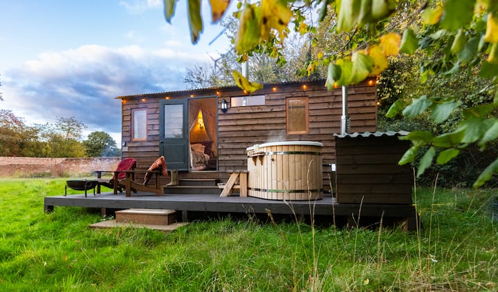 The Castle Bothy At Hedingham Castle - Cambridgeshire