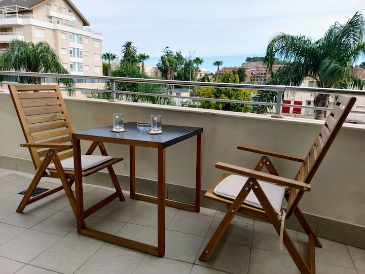 Dénia, Urbano Junto Al Mar - Denia