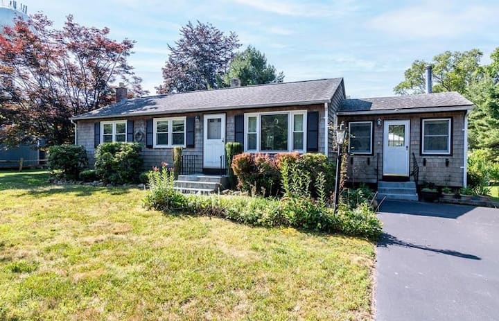 Little Fin Cottage - Charlestown, RI