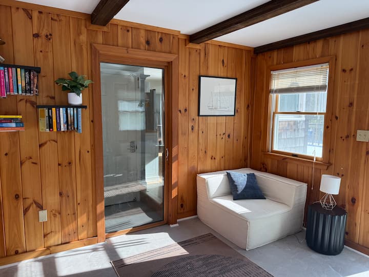 Little Fin Cottage | Beach Passes Included - Charlestown, RI