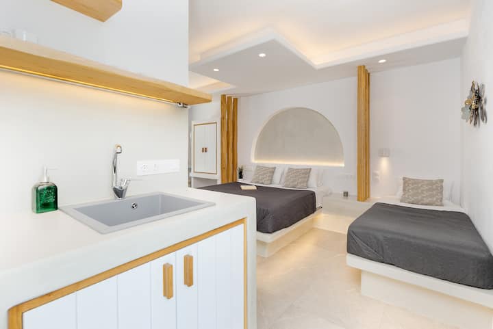 Dedalos Deluxe Triple Studios 5' Walk From Beach - Naxos, Grecia