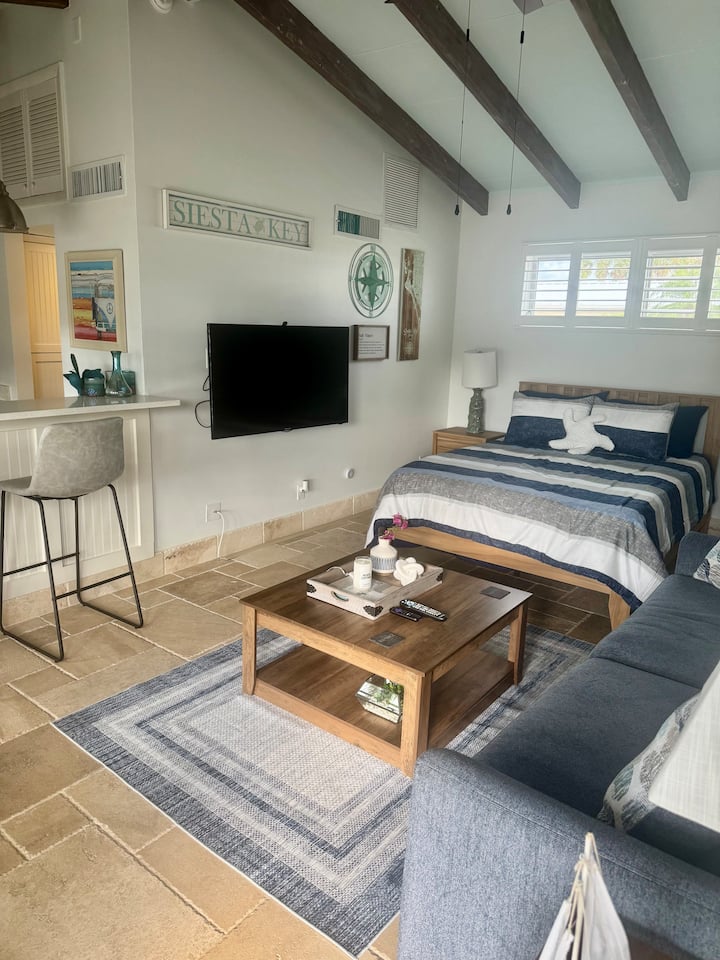 Beautiful Newly Renovated Condo On Private Beach! - Siesta Key, FL