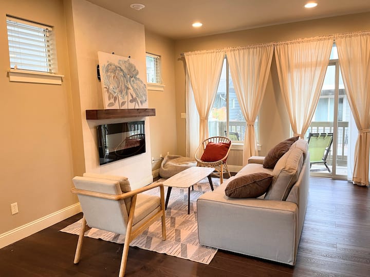 Nike | Earthy| Luxury Mattress |3br 2.5ba| 1gbwifi - Beaverton, OR