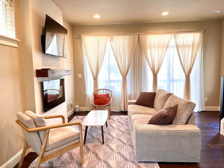 Lovely Home In A Modern And Walkable Neighborhood - Portland, OR