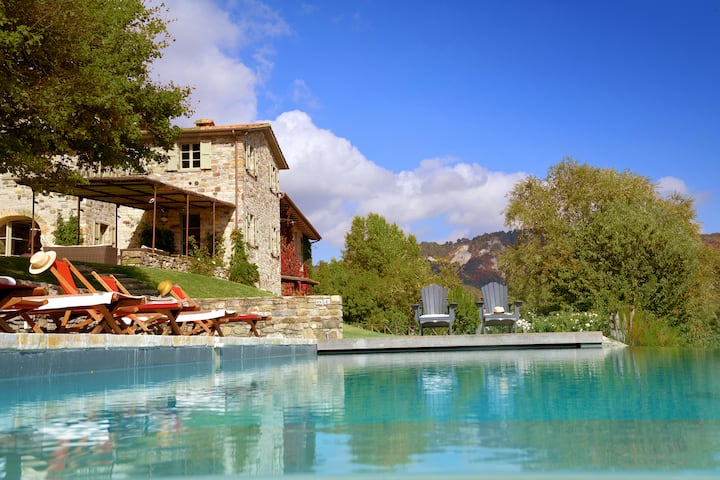 La Palazza Nel Cielo
Charming Villa In Tuscany - Italy