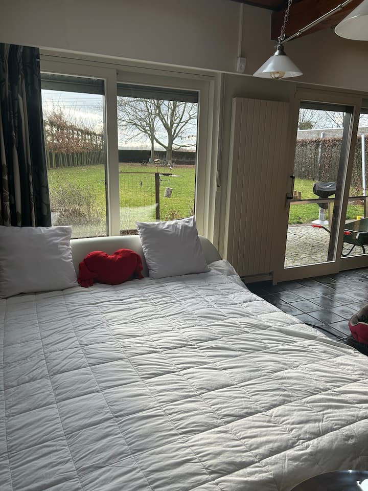 Shared Villa, Kingsize 2p Bed At Fireplace - Beveren