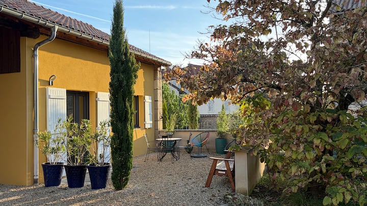 Gîte Larbre Du Clergé : Charme, Calme Et Confort - Pont-de-Vaux