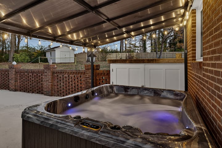10 Mins To Uptown With Hot Tub, Play Area, Firepit - Charlotte, NC