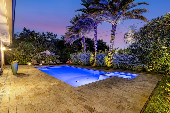 Sunset Manors - 3/2 Heated Pool Home - Bahamas