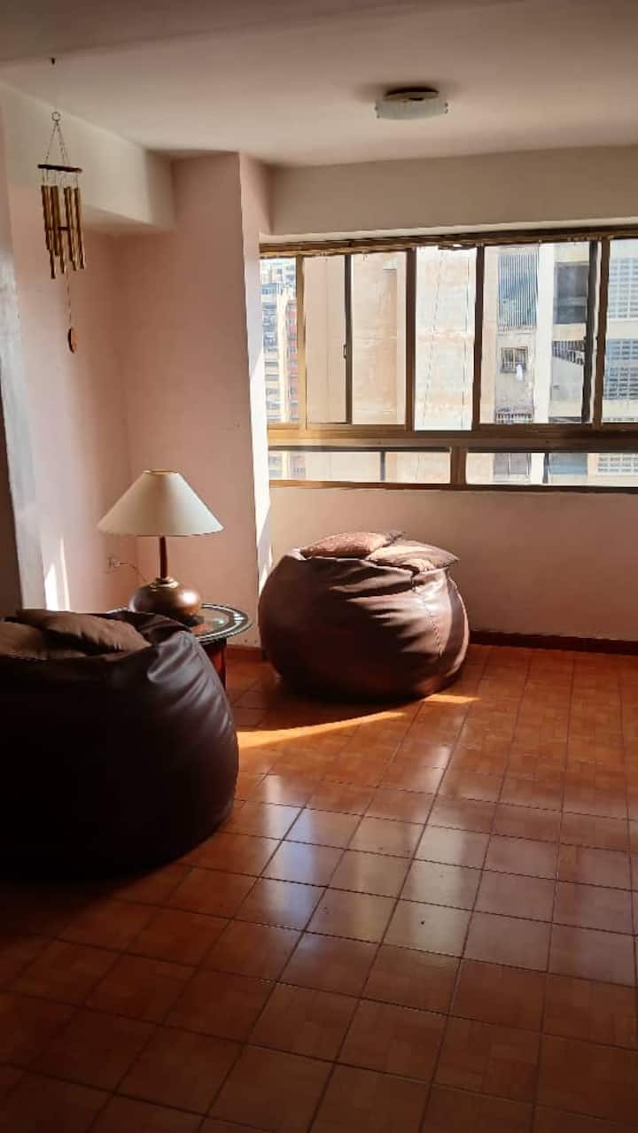 Apartamento Cómodo Y Práctico En El Centro - Caracas