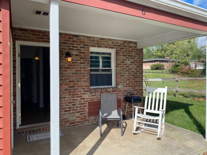 Peaceful Apartment In Picturesque Setting! - Marion