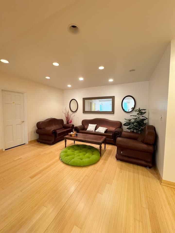 Individual Level 1br|free Parking |Walk To Train - Keansburg, NJ