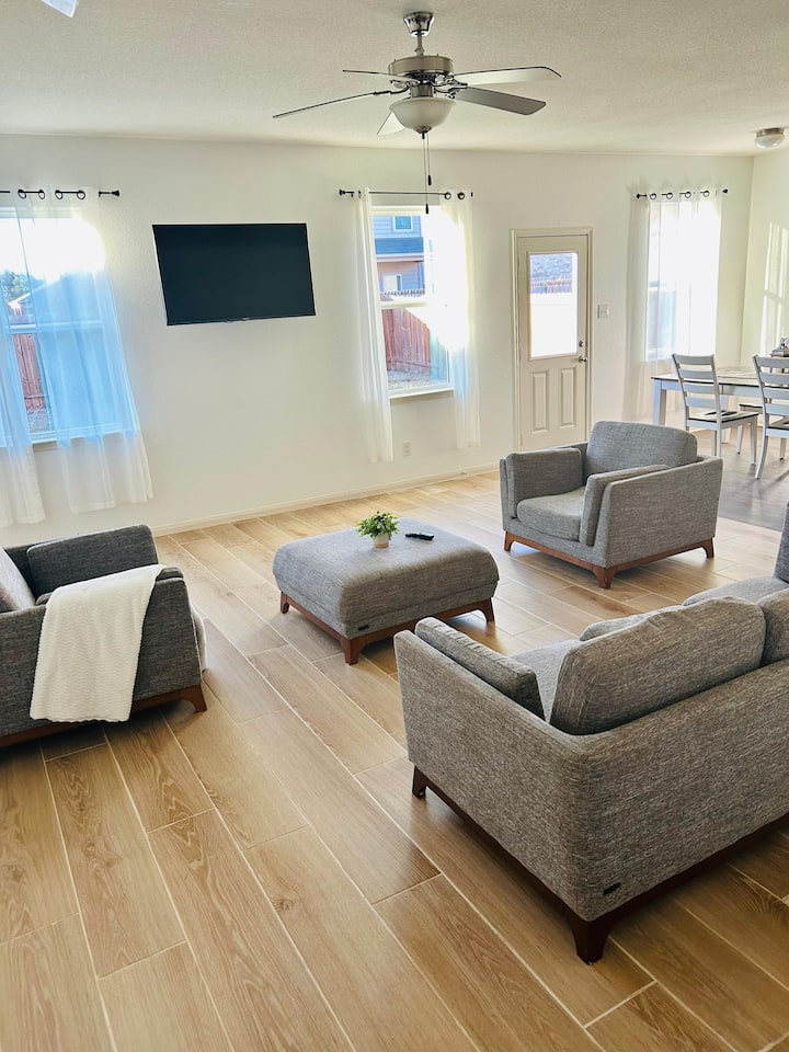 Cozy & Calm Family-friendly Home With Private Yard - Kyle, TX