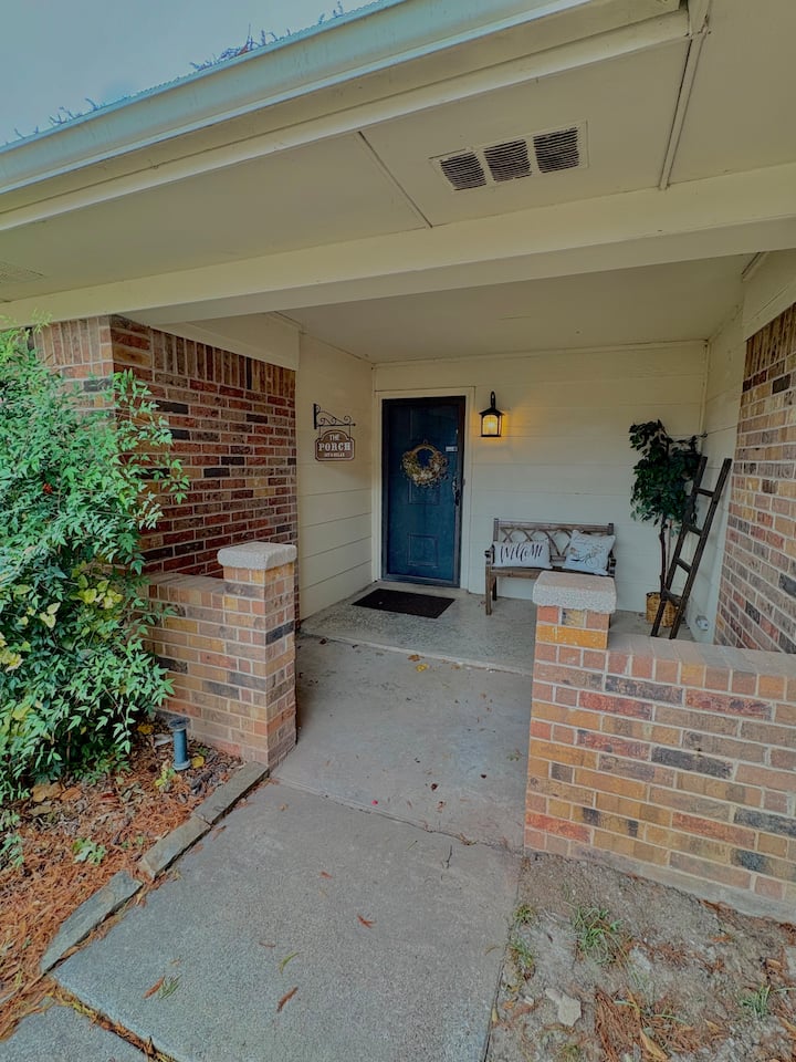 Iron Saddle Ftsill-house - Lawton, OK