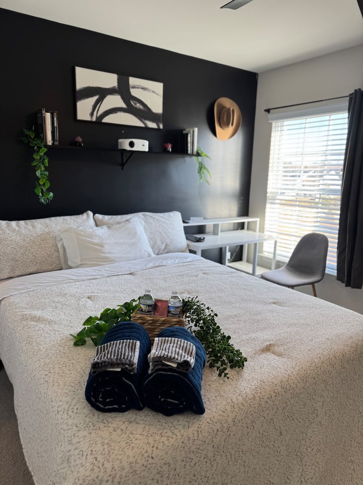 Private Room In Shared Home\modern I-95 & Fort Lee - Chesterfield, VA