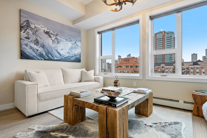 Ski House  Condo On 17th Ave  City Views - 캘거리